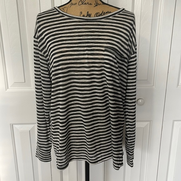 Wantable | Tops | Wantable Black White Stripe Long Sleeve Tshirt | Poshmark